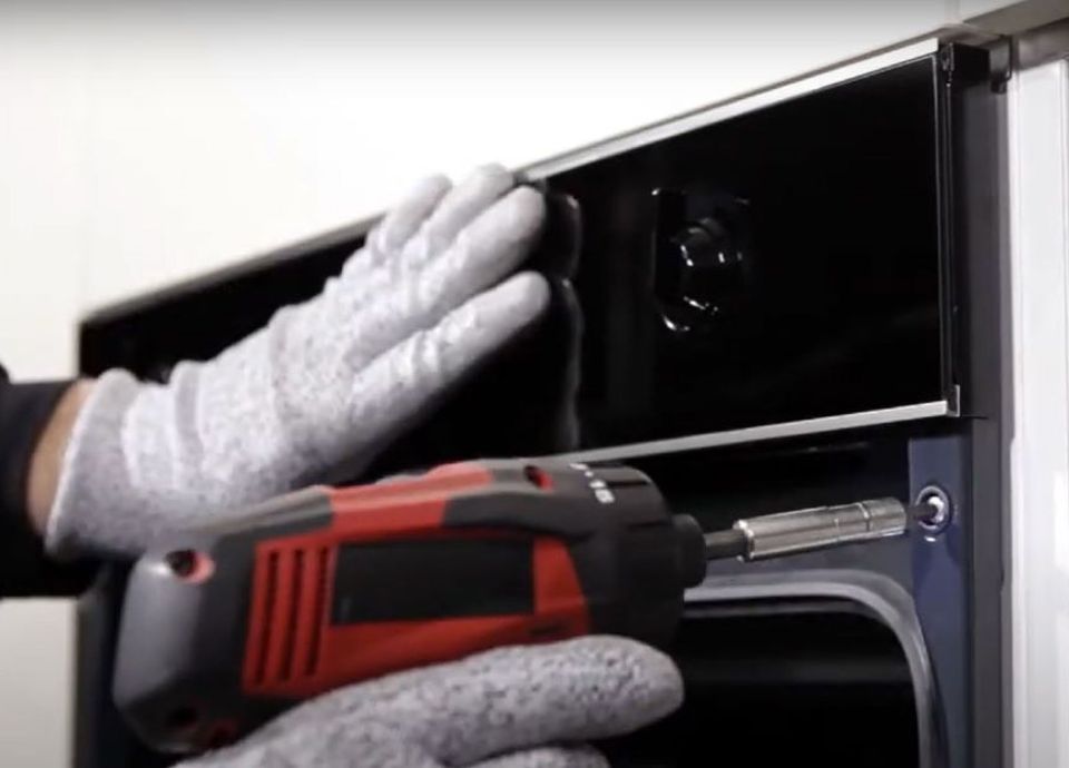 How to Install a Built-in Oven in a Cabinet | Smeg UK