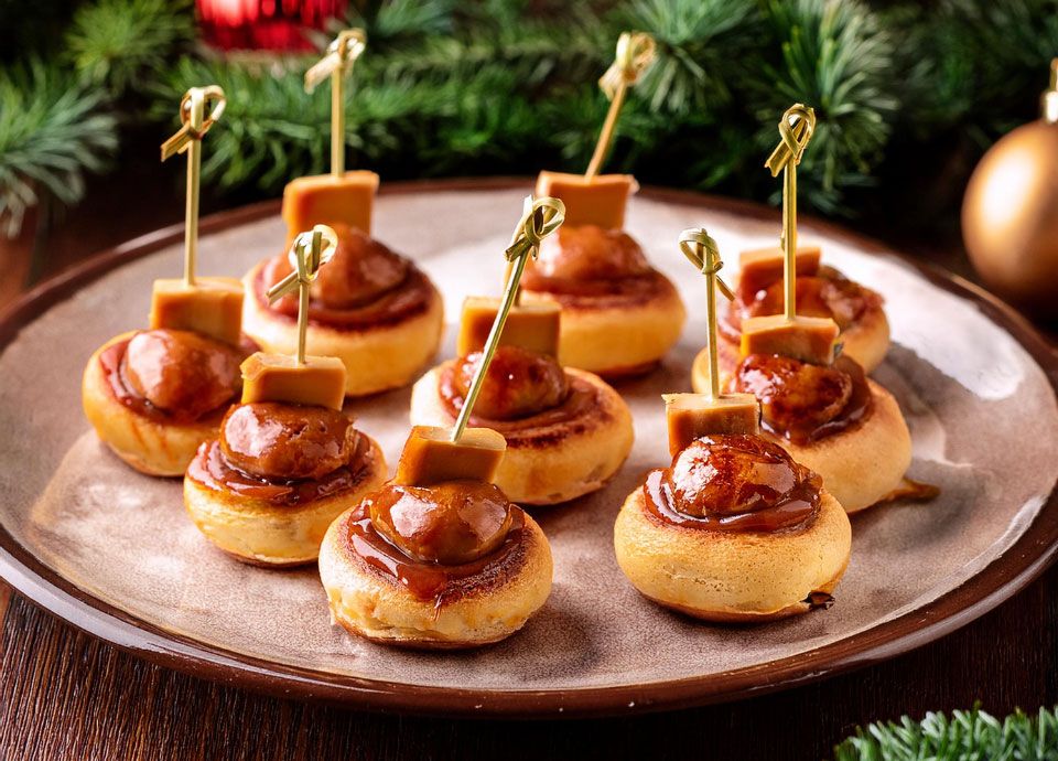 Mustard and Maple glazed Sausage Blinis - Christmas | Smeg UK