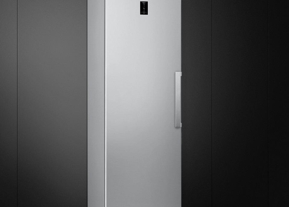 Smeg Freezers - Built-in or Free Standing - Smeg UK